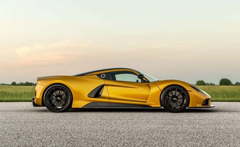 A Texas-Built Hypercar, the 300 MPH Hennessey Venom, Is in the Running ...
