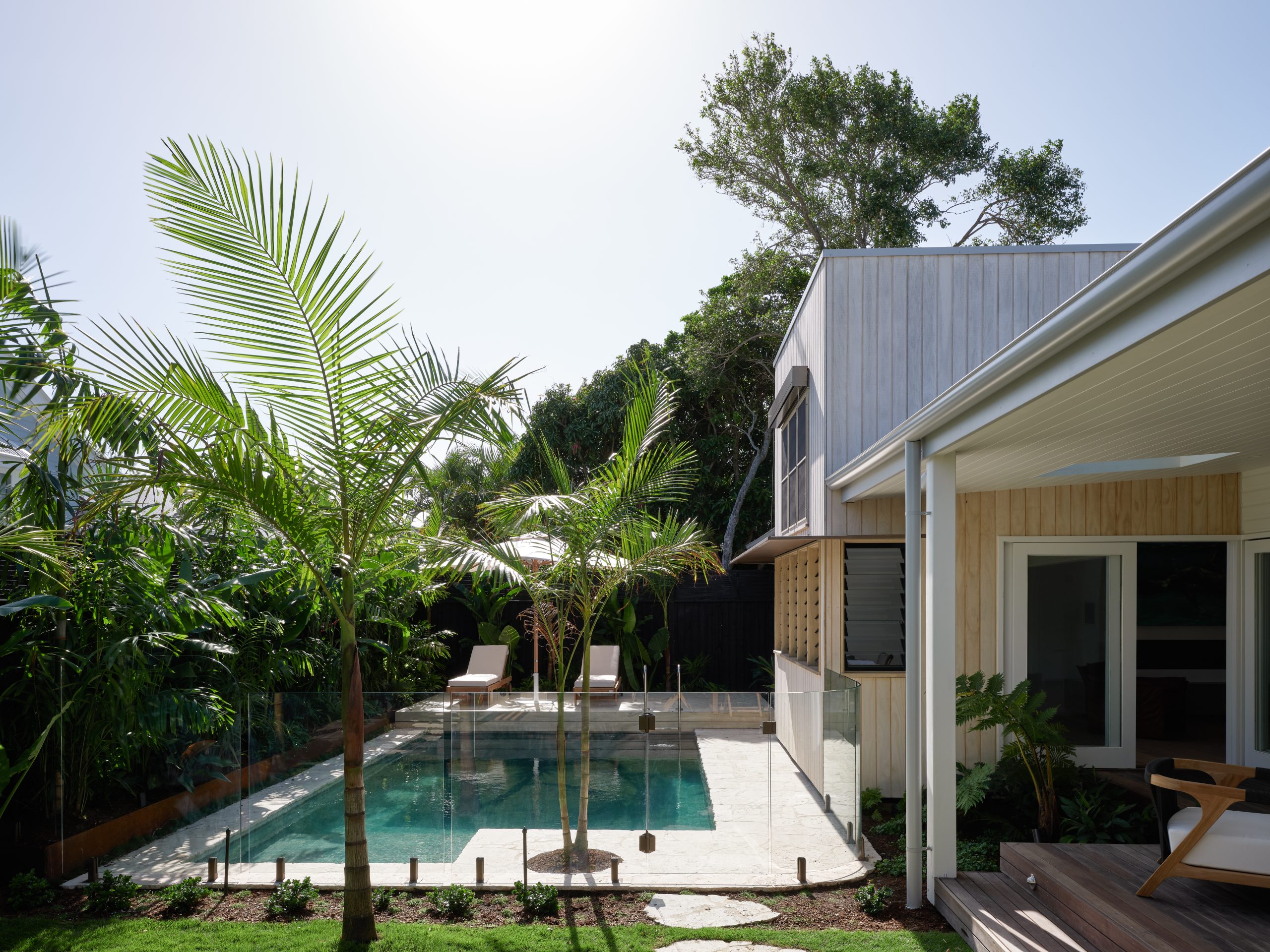 BYRON BAY RENOVATION TRANSFORMS COASTAL HOME INTO MULTI-GENERATIONAL ...